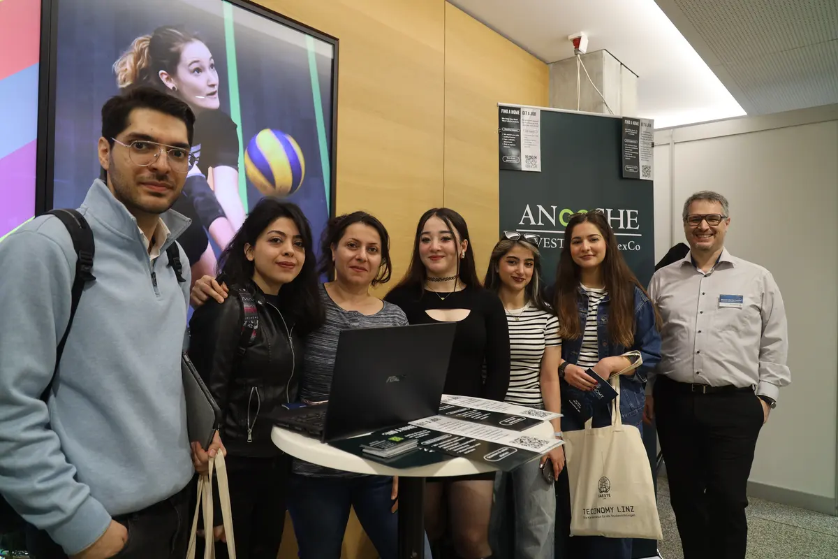ANOOSHE INVESTMENT FLEXCO